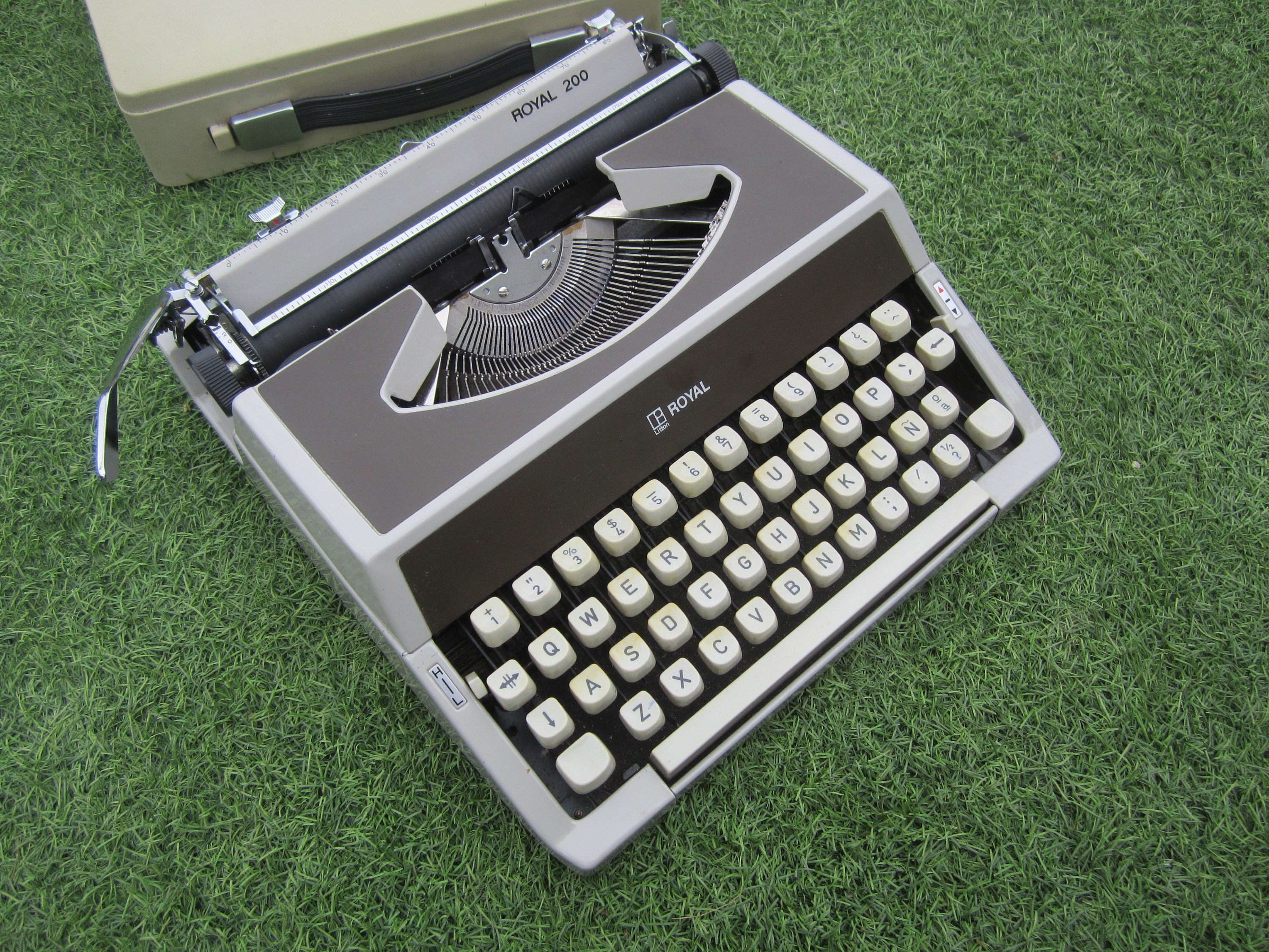 Royal 200 Typewriter silver Seiko 1960s - Etsy