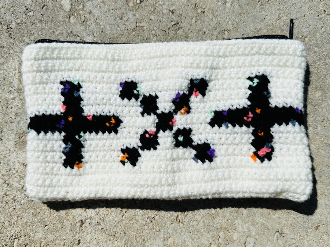TXT Pixel Grid Crochet Pouch | Crochet Accessory | TXT Cosmetic Bag - Etsy