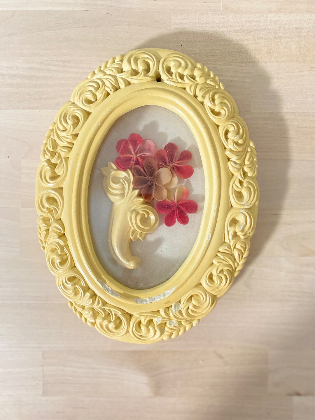 Convex Glass Decorative Floral Wall Hanging Vintage Cream Chalkware ...