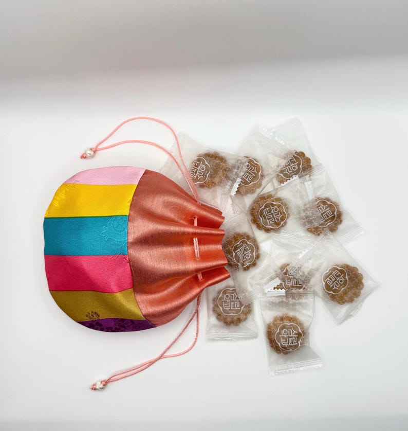 Korean Traditional Lucky Pouch With Yakgwa | Multi-use Silk Bokjumeoni ...