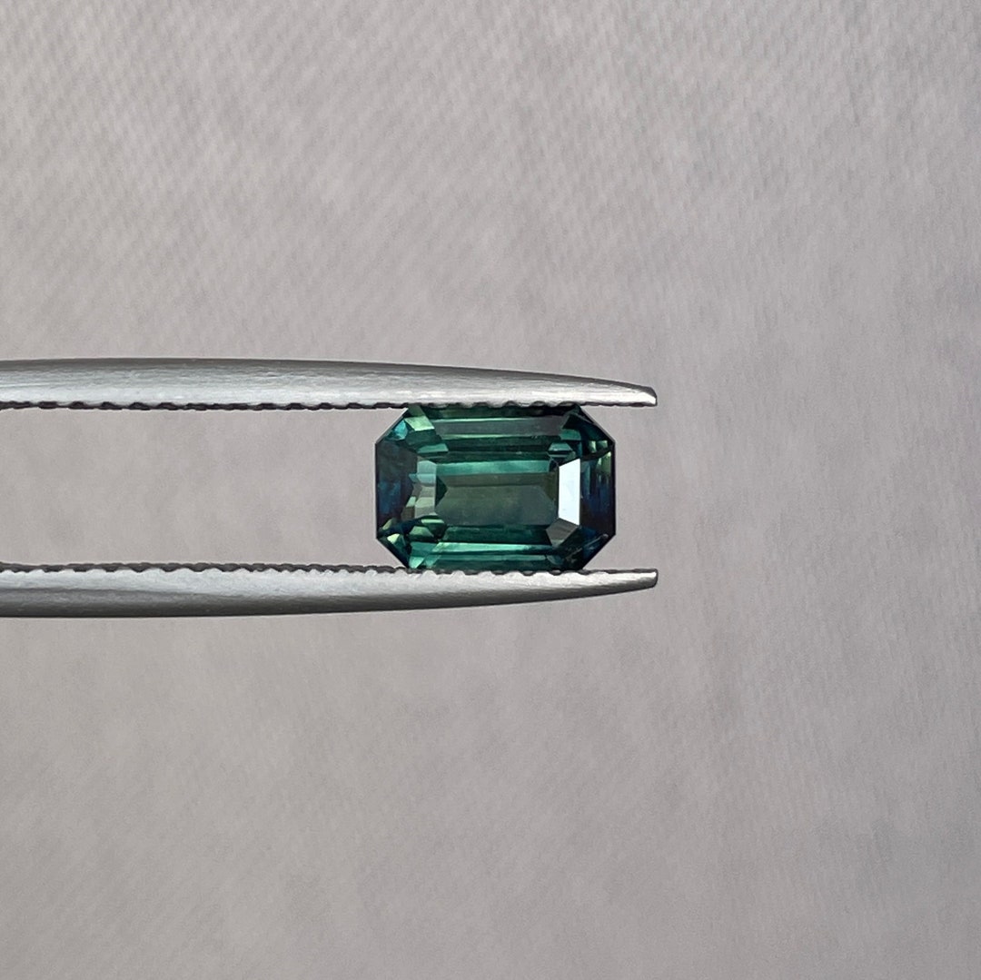 Minimalist 1.55 Crt Emerald Shaped Green Sapphire for Pendant Necklace ...