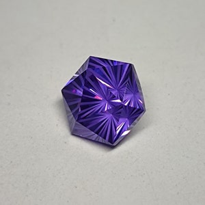 Cubic Zirconia Gemstone, Fantasy D20 Cut Stone, 12×12 MM, Icosahedron ...