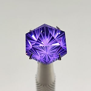 Cubic Zirconia Gemstone, Fantasy D20 Cut Stone, 12×12 MM, Icosahedron ...