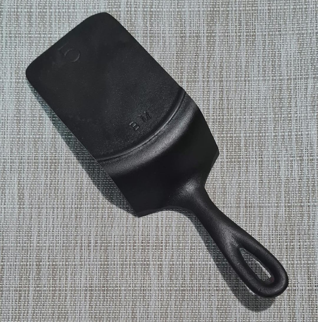 SPATULA! Vintage Lodge #5 Single Notch Lodge Cast Iron Skillet ...