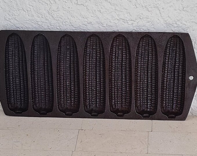 Vintage Cast Iron 7 Ear Corn Cob Shape Cornbread Muffin Cake Stick Pan ...