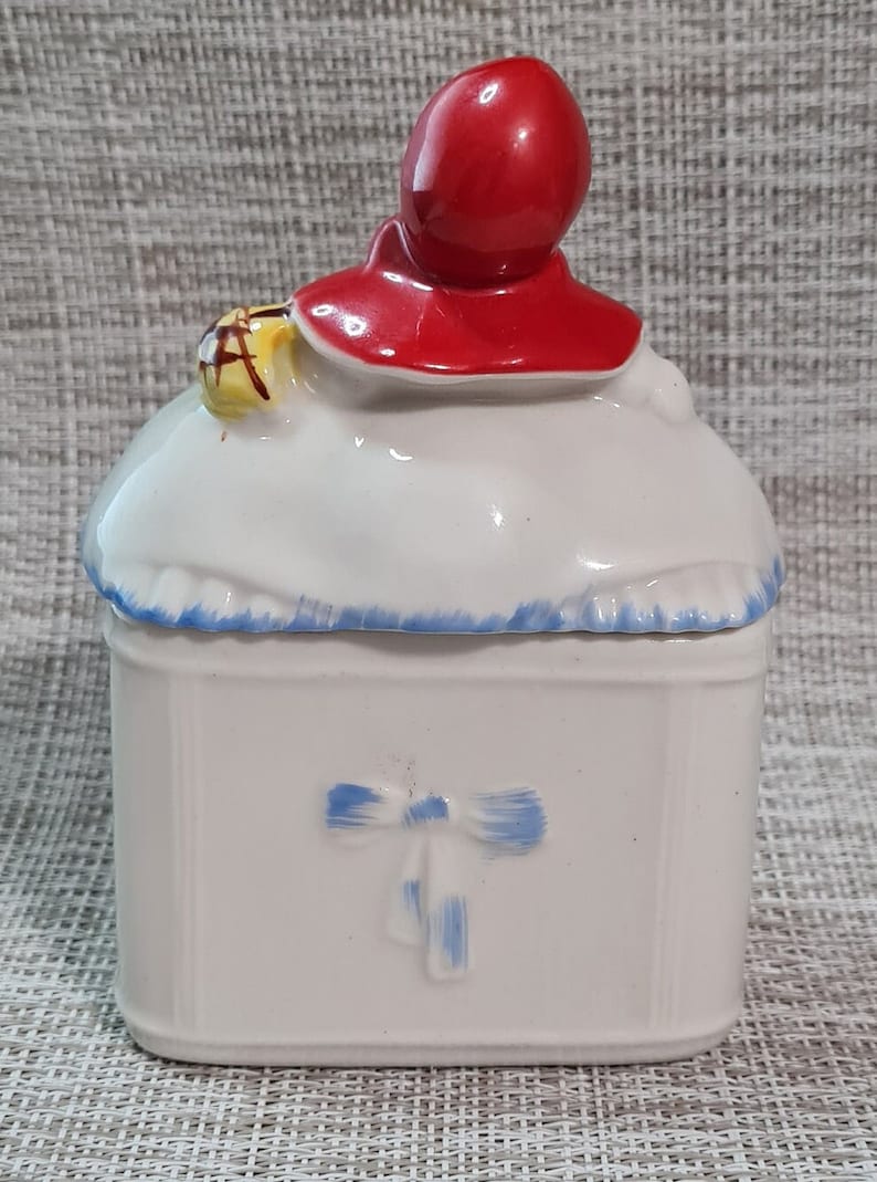 Vintage 1940'S Hull Pottery Little Red Riding Cinnamon Spice Jar With ...