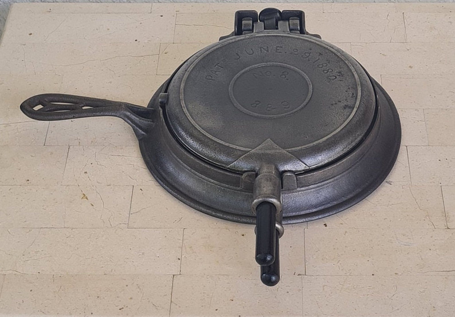 HTF Griswold #8 8&9 1880 Button Hinge Cast Iron Waffle Iron - Etsy