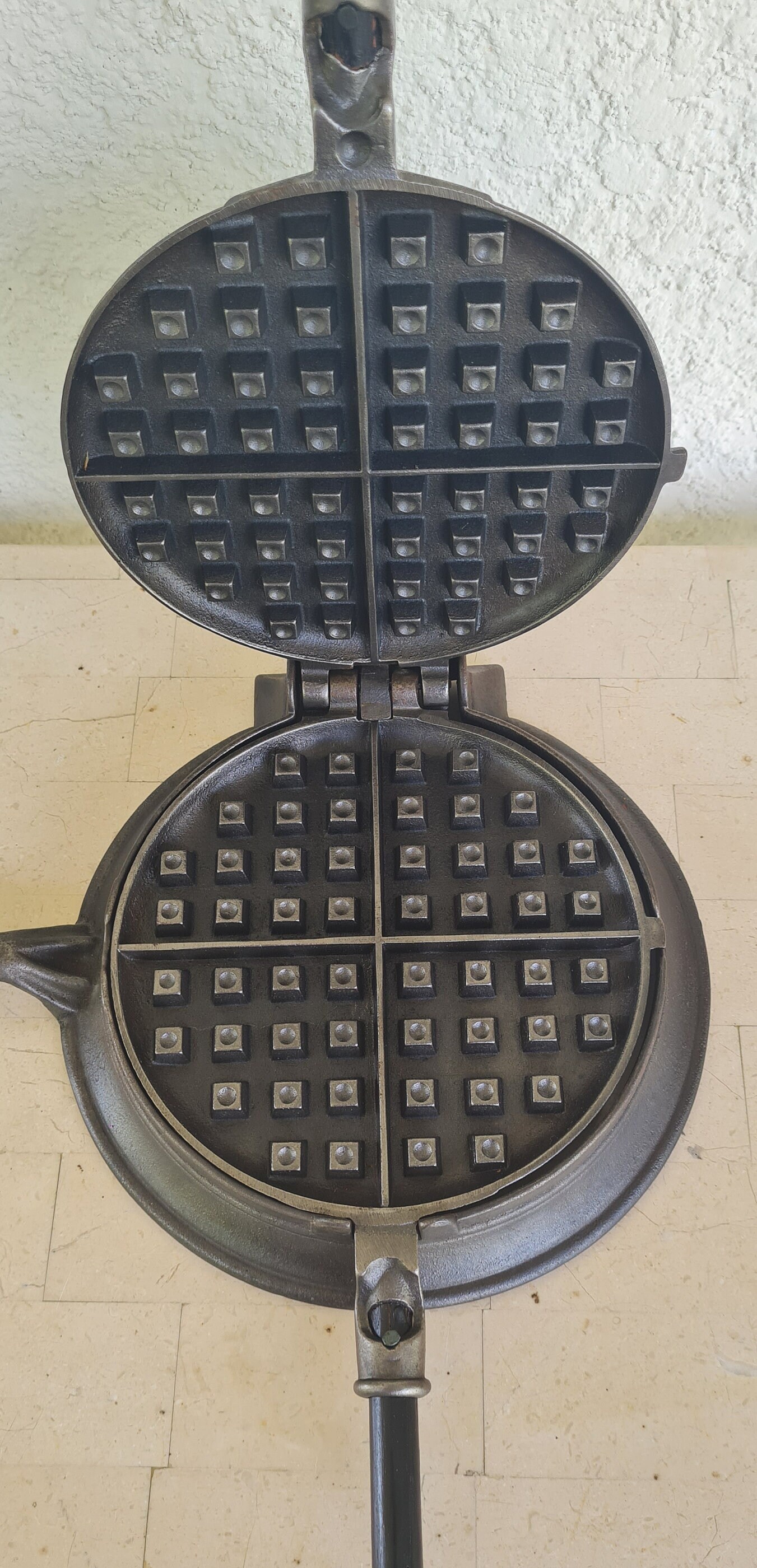 HTF Griswold #8 8&9 1880 Button Hinge Cast Iron Waffle Iron - Etsy