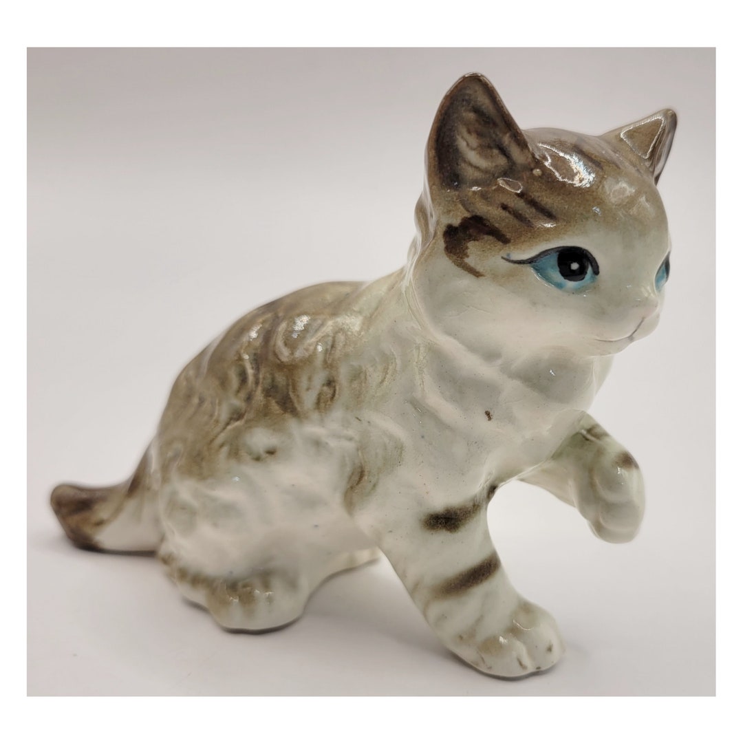 Vintage Cat Figurine, Blue Eyed Cat, Playful Paw Kitty, Vintage Playful ...