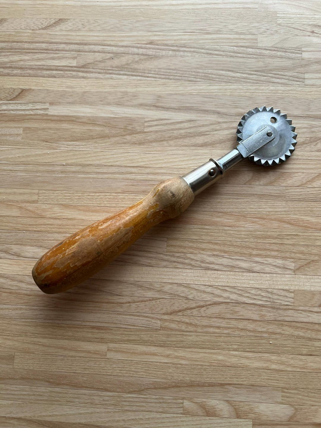 Vintage Pasta Cutter Pastry Cutter Pie Crimper Metal Wheel Wood Handle ...