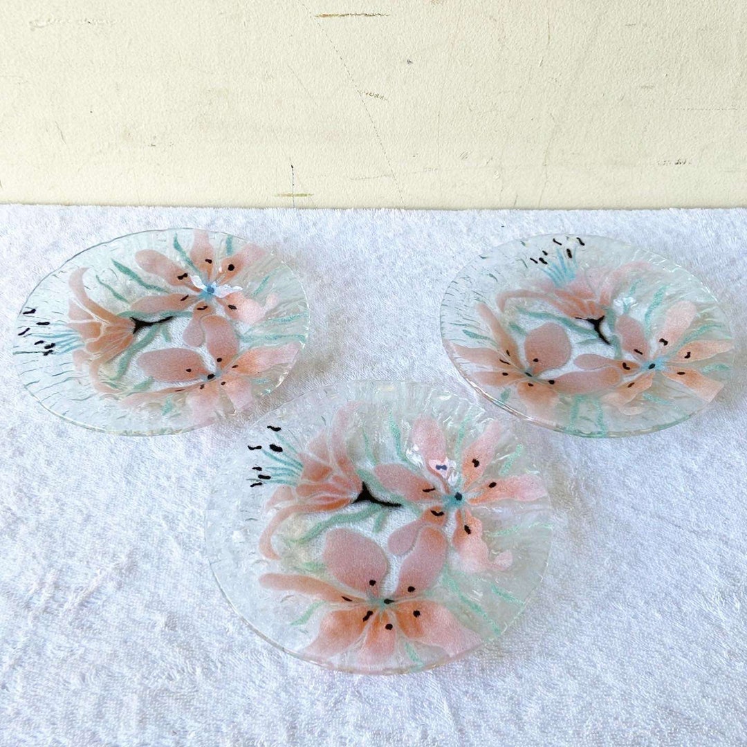 Vintage Glass Hand Painted Flower Plates Set of 3 - Etsy
