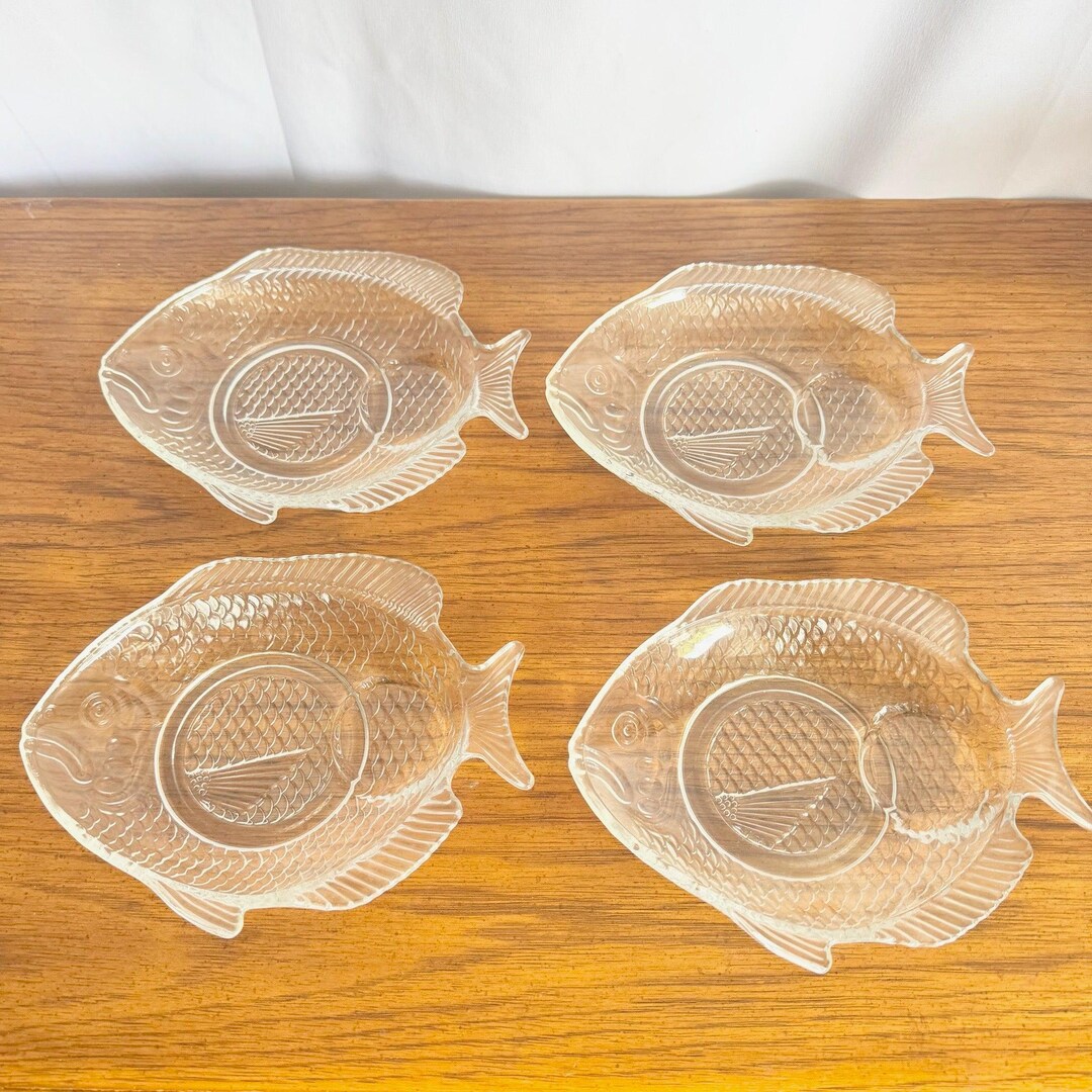 Vintage Pressed Glass Fish Plates - Set of 4 - Etsy