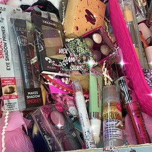 BOUJEE GLAM Beauty Box5,10,15,25 Piece Mystery Makeup Bag, Make Up, Makeup Lot, Gift for Women ...