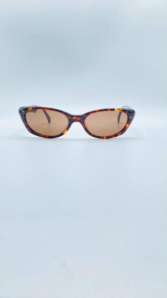 Vintage Cat Eye Sunglasses Guess Gem