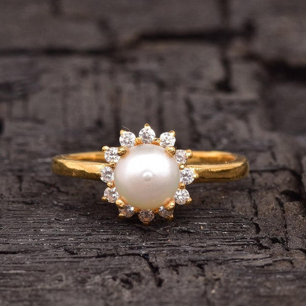 Solitaire Pearl Ring - Etsy