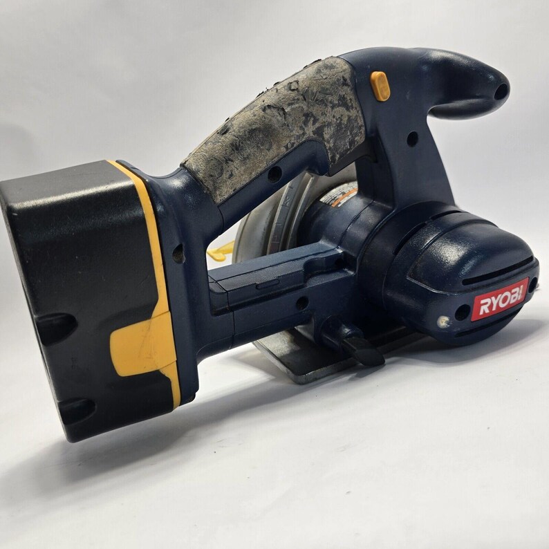 Ryobi 5-1/2" Cordless Circular Saw P501 18V and Battery - Blue Works ...