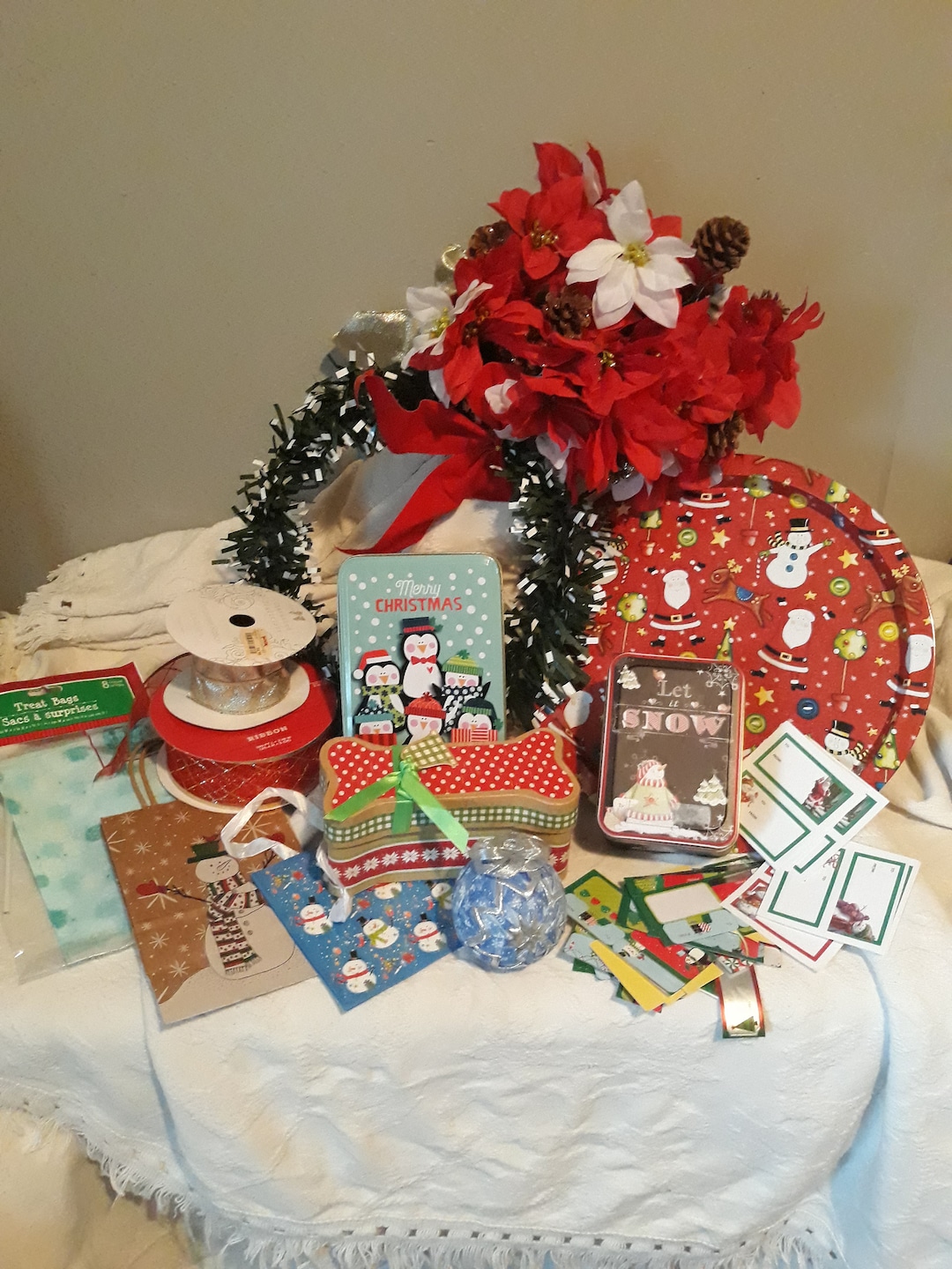 Grab Bag of Tons of Christmas Decor/craft Items - Fabric, Nutcrackers ...
