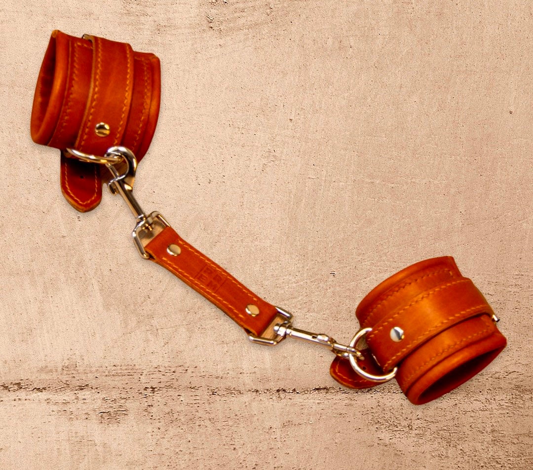 PDF Pattern Leather BDSM Handcuff Pattern PDF A4 Leather Handcuffs Wrist Handcuffs - Etsy