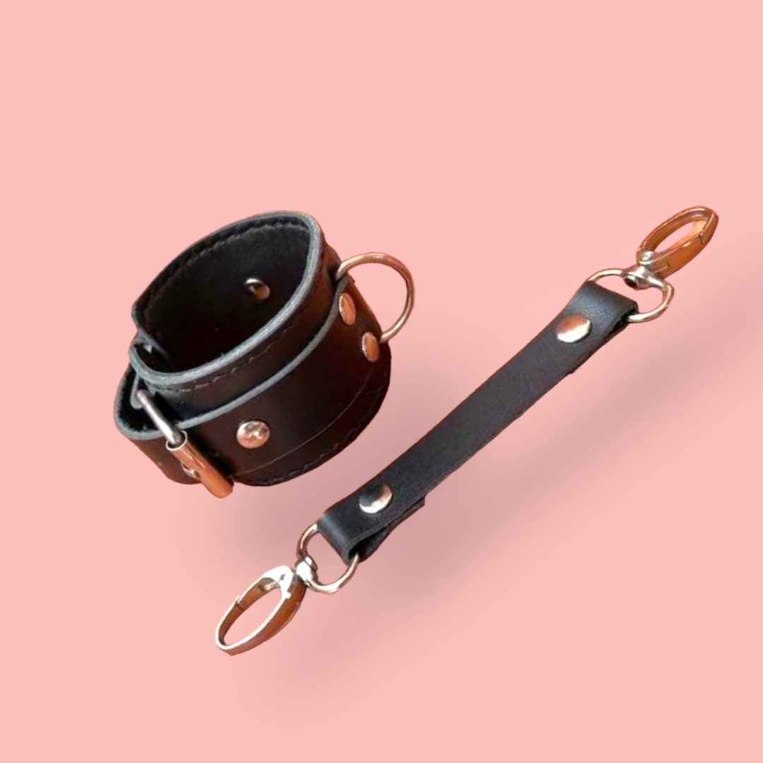 PDF Pattern Leather BDSM Handcuff Pattern PDF A4 Leather Handcuffs Wrist Handcuffs - Etsy