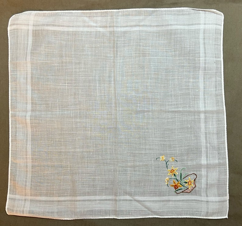 Embroidered Floral Vintage Handkerchiefs, Group of Three, Daffodil ...