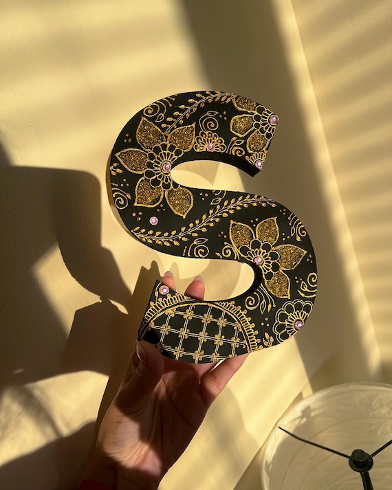 Henna Letter// Hand Painted// High Quality Wood// Gift - Etsy