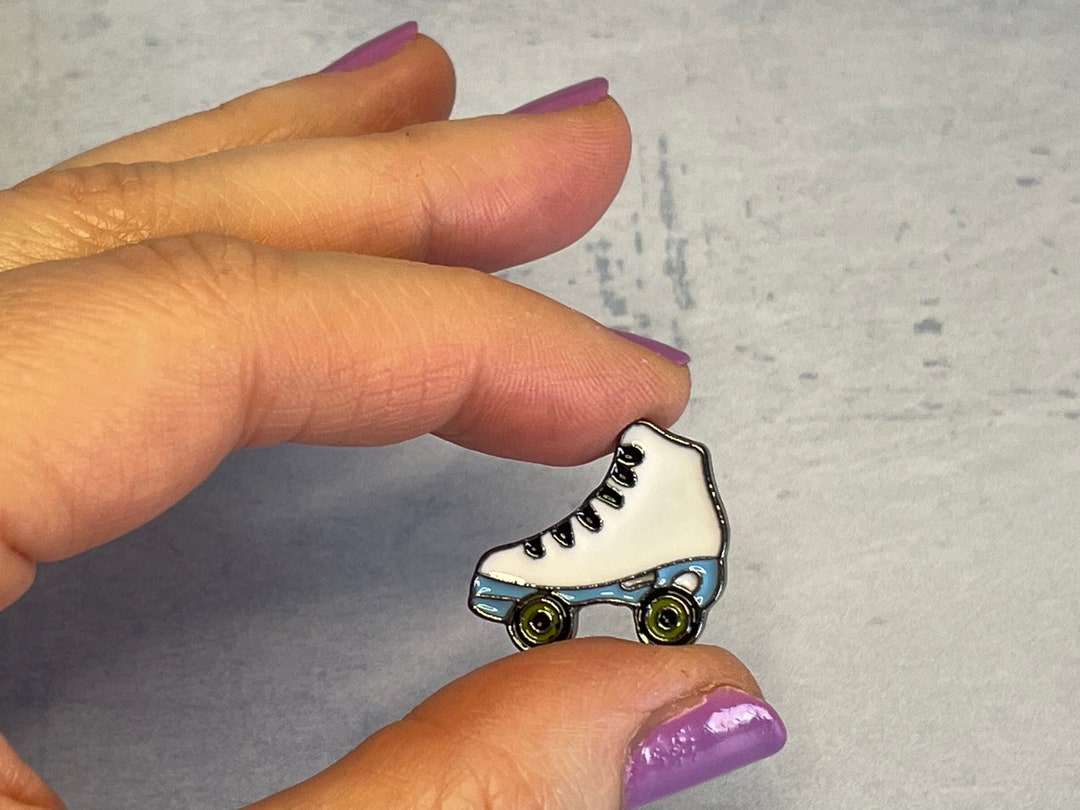 80s 90s Child Vintage Retro Lapel Pin Enamel Badge Blue White Roller ...