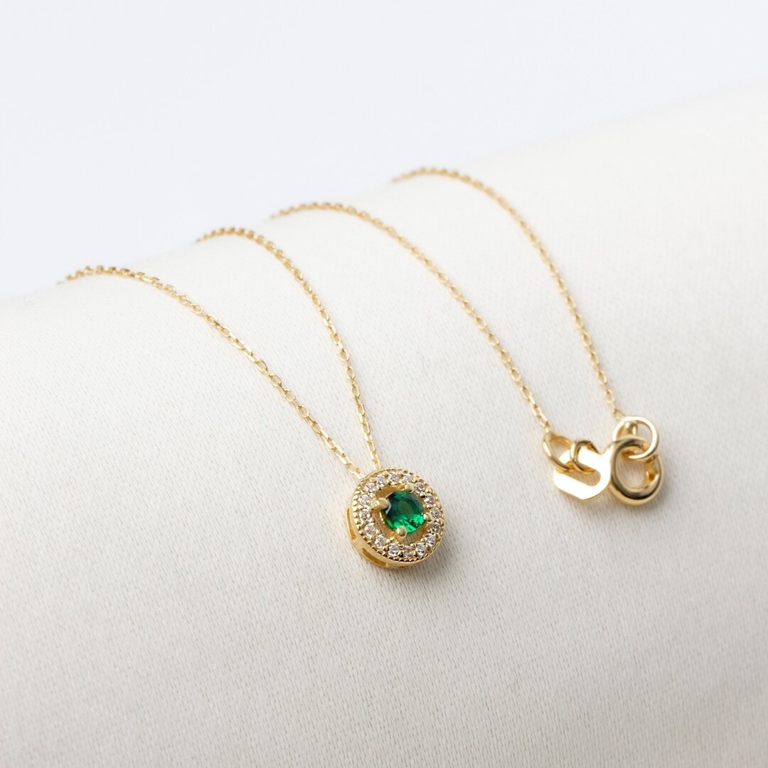 Real Diamond Surrounded Emerald Circle Necklace14k Solid Gold - Etsy