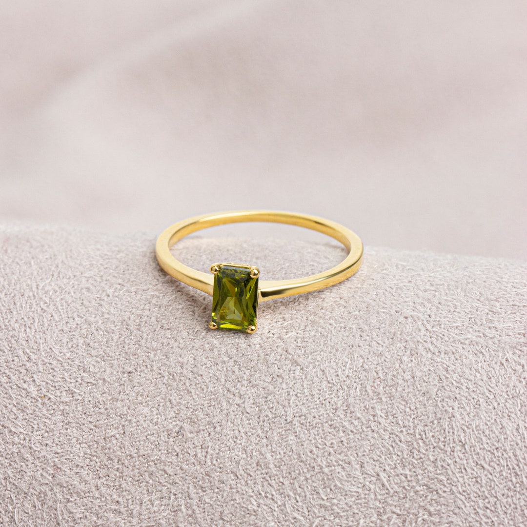 14K Solid Gold Peridot Rectangle Ring - Elegant Birthstone Ring for ...