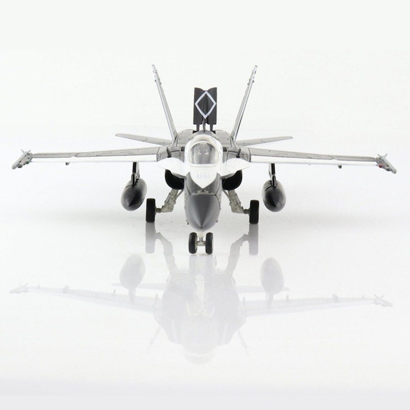 Die Cast Australian Air Force F-18 Fighter Jet Alloy Plastic Model 1:72 ...