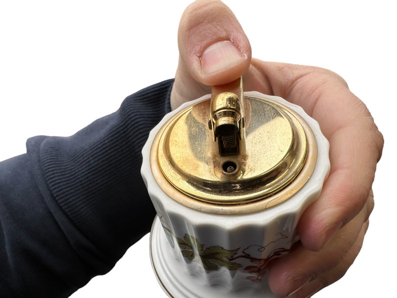 Vintage Calibri / Crown Staffordshire of England Table-top Lighter - Etsy