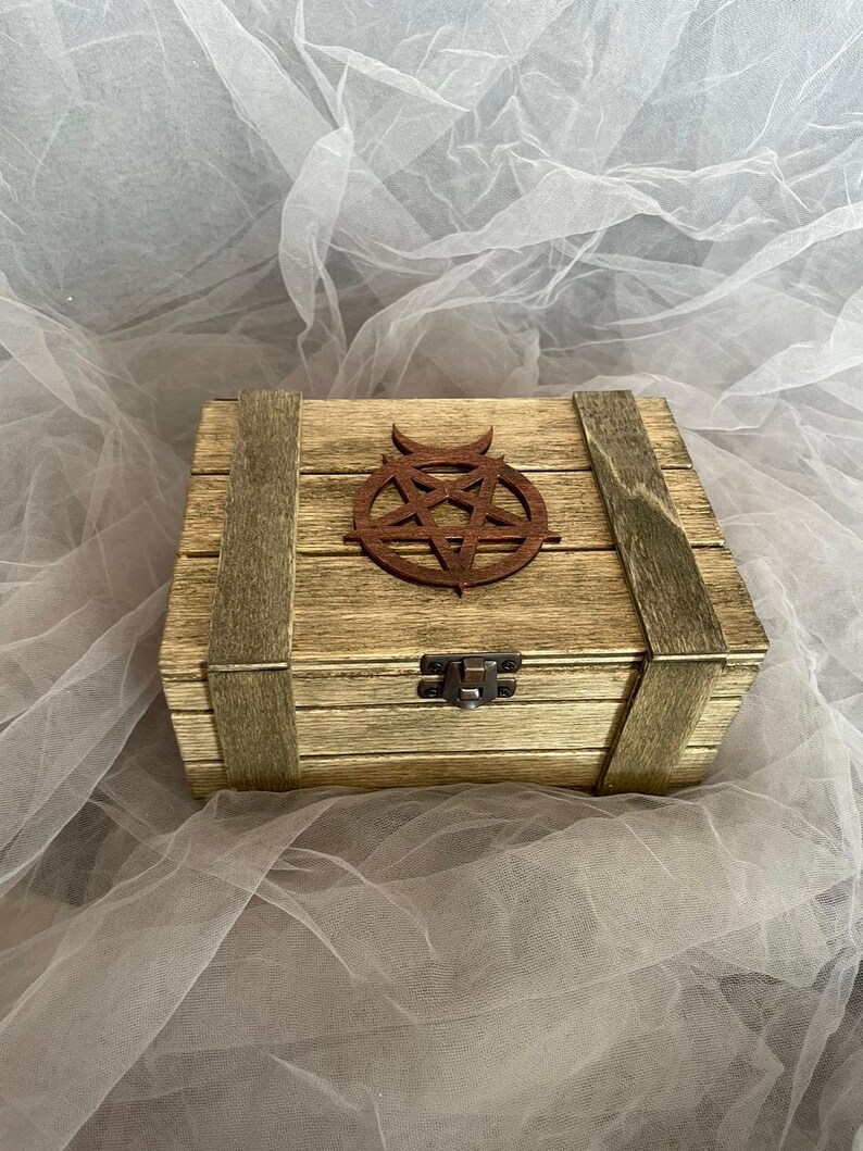 Altar Box With Pentacle Moon Design // Witch Box // Altar Box | Etsy