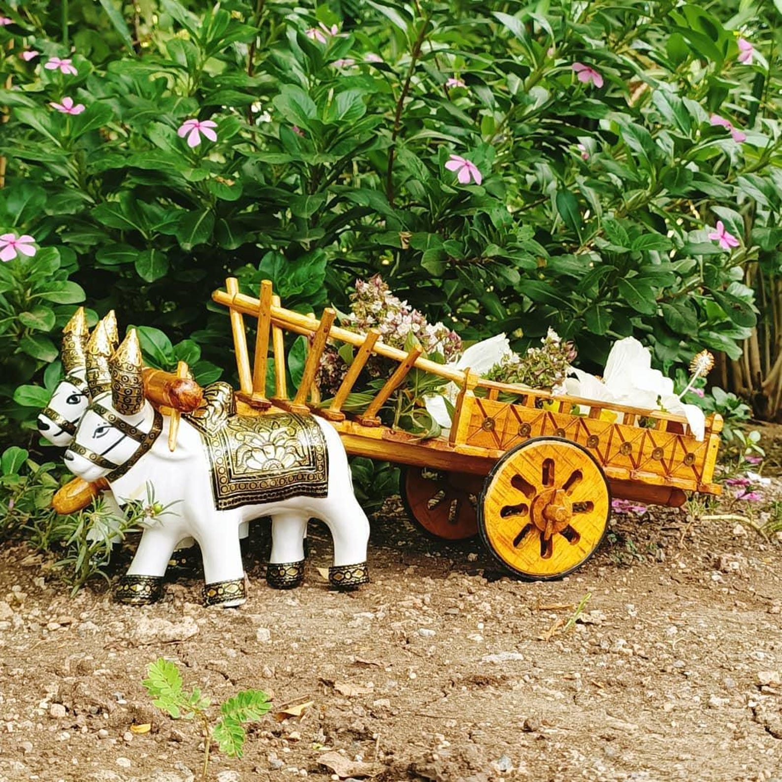 Indian Village Bullock Cart Wooden Statue Bullock Cart Rath Chariot ...