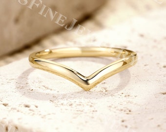 Plain V Wedding Band - Etsy