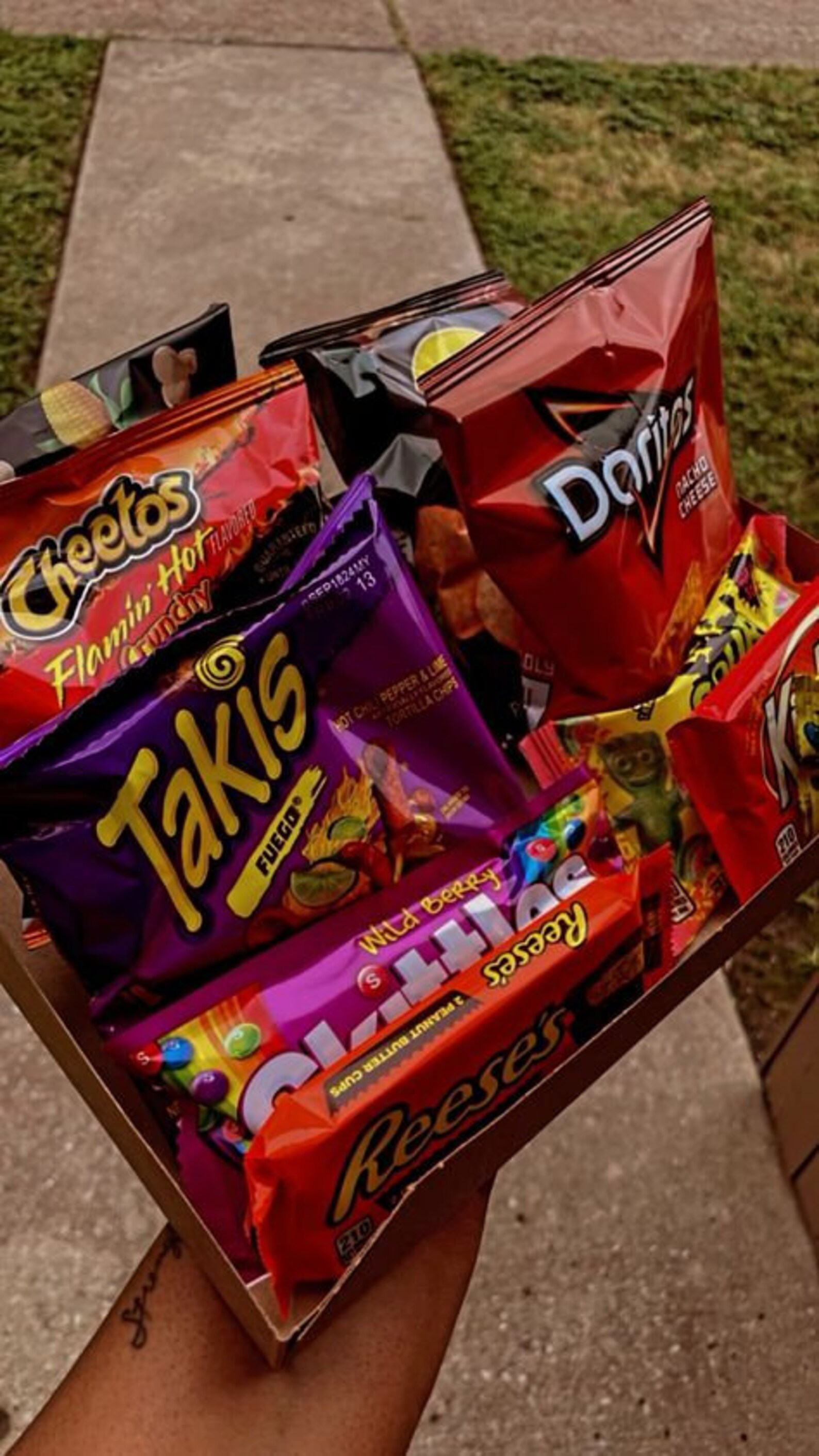 Munchie Deluxe Snack Box - Etsy