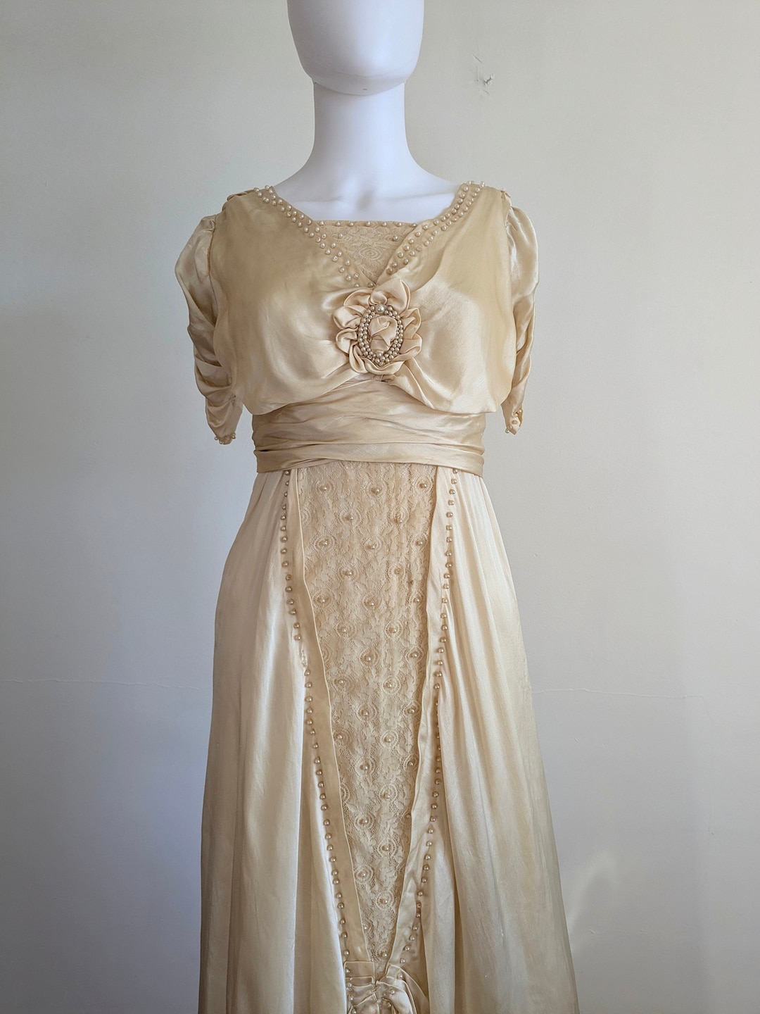 1913 Pure Silk Wedding Dress With Pearls and Lace, Titanic Era, Antique ...