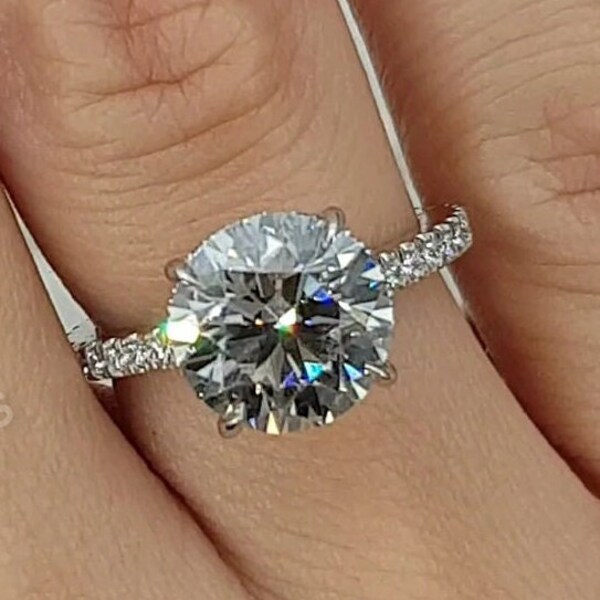 Round Moissanite Engagement Ring - Etsy