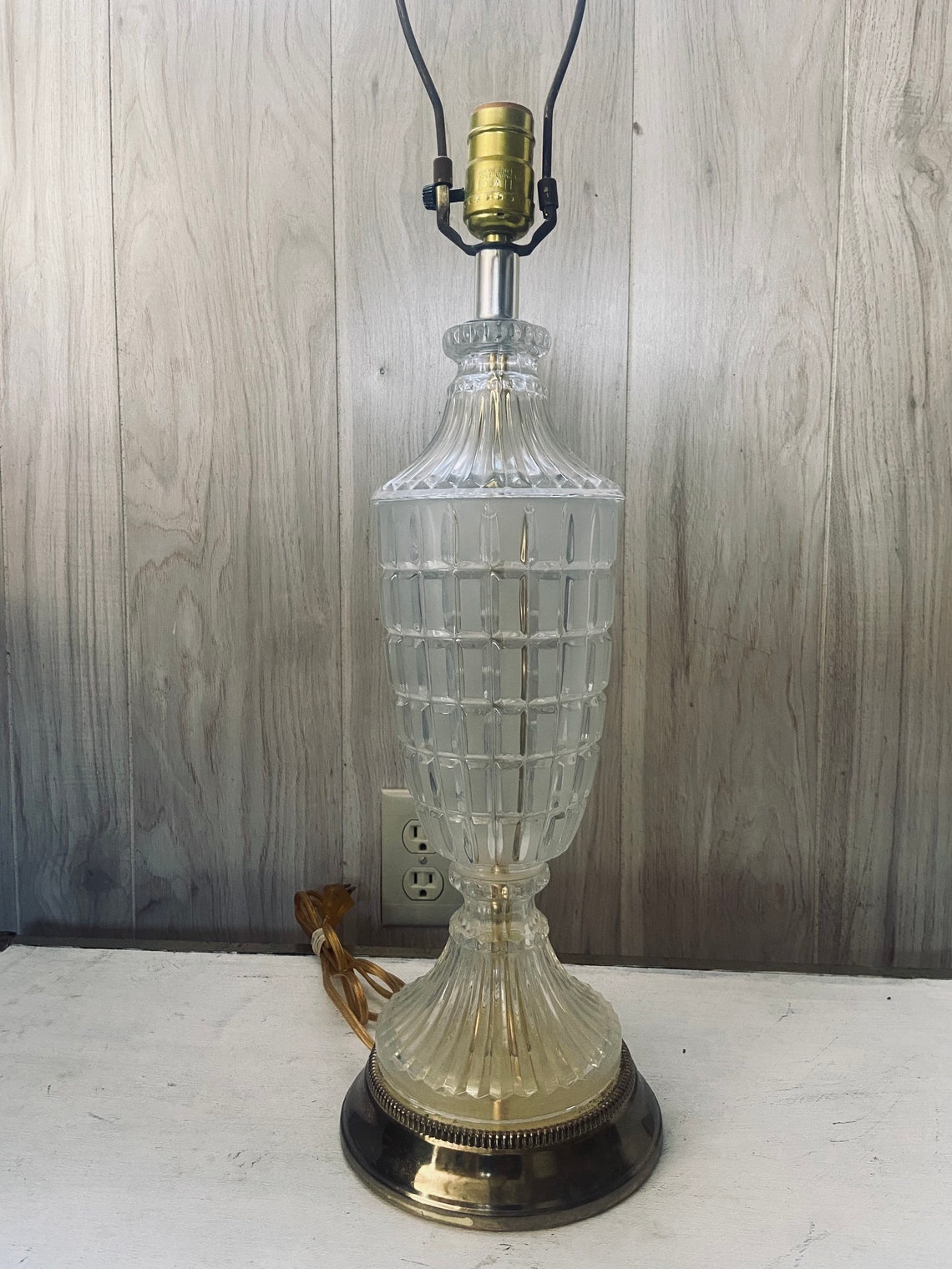 Vintage Mid Century Crystal Cut Table Lamp / Crystal Bedside - Etsy