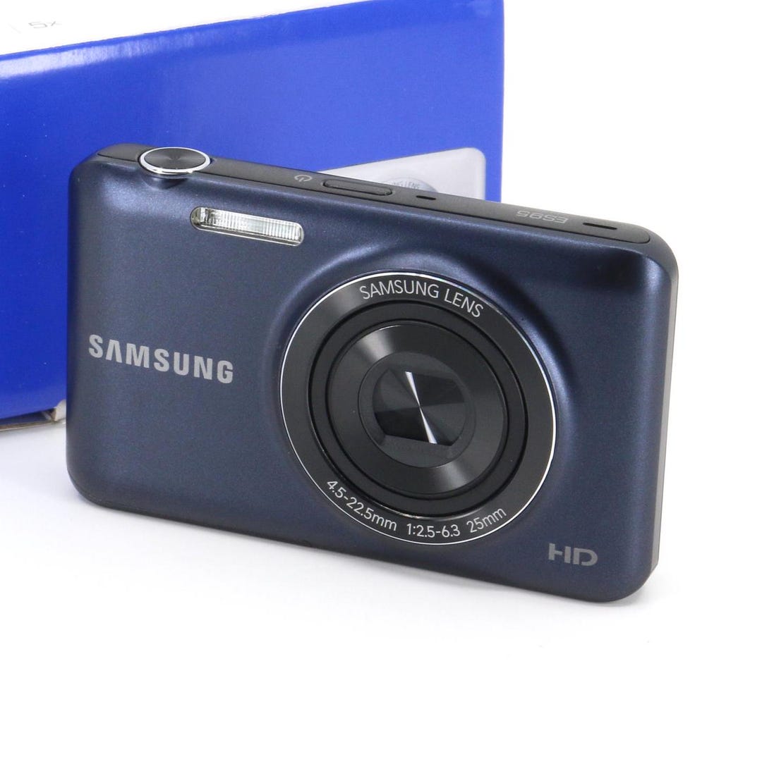 New Samsung ES95 Vintage Digital Camera NOS (with America/europe Apower ...