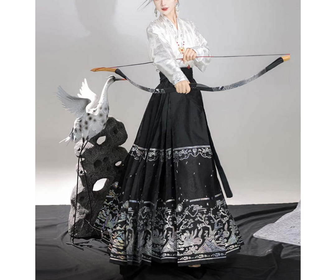 Modern Stylish Chinese Hanfu Dress, White Top Cloth and Black Hanfu ...