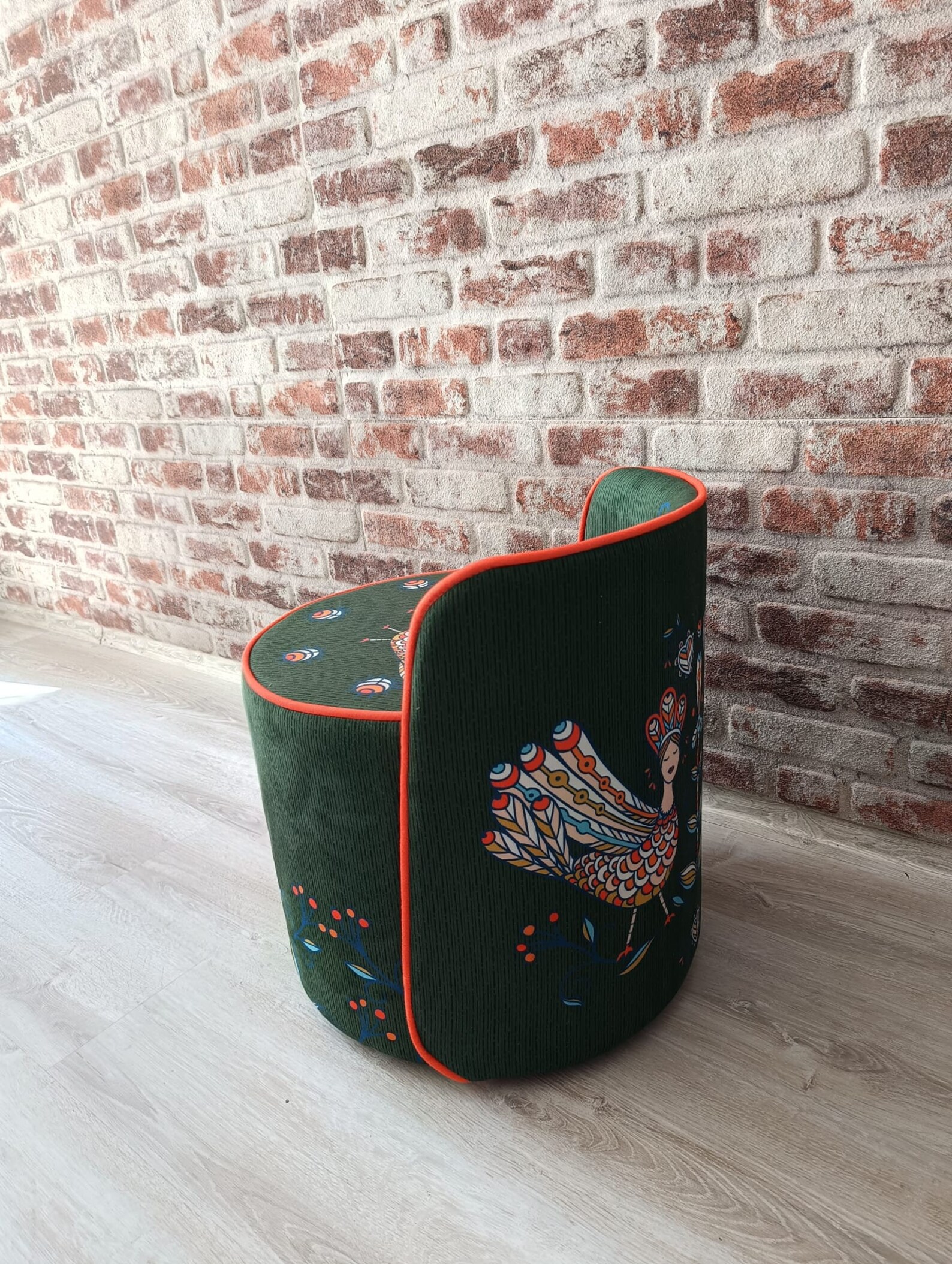 Round Tufted Pouf Peacock Ottoman, Boho Moroccan Footstool, Elegant ...