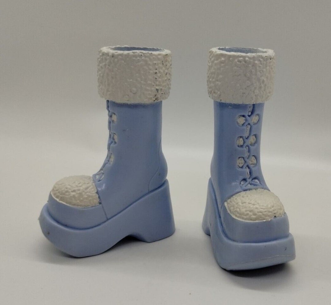 Bratz Doll Shoes Wintertime Wonderland Yasmin Blue & White Snow Boots ...