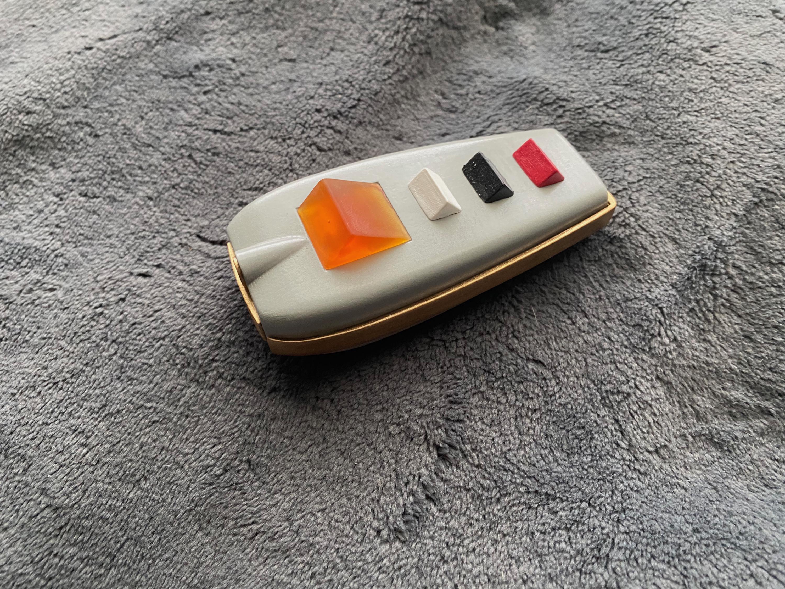 Garth of Izar Controller, Star Trek Original Series TOS Prop Replica ...