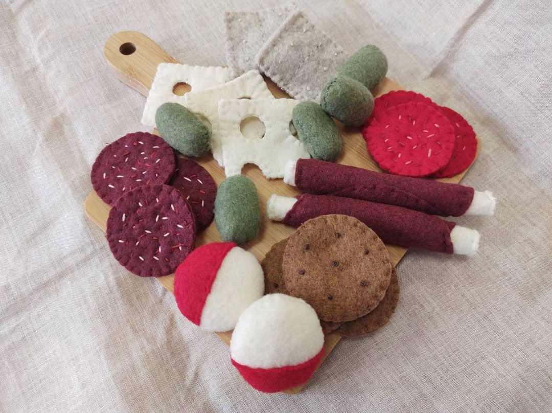 Felt Deluxe Cheese and Crackers Charcuterie Board Play Toy Food Pretend ...