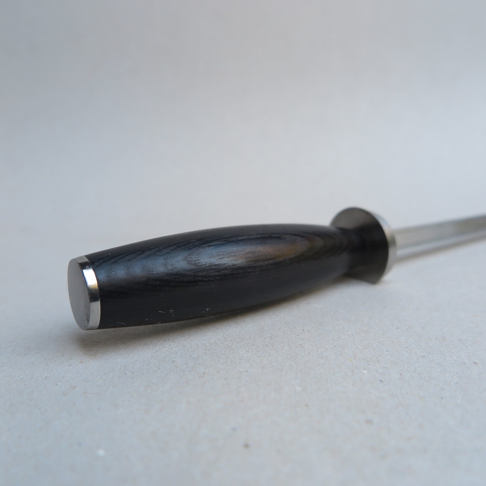 Shun 9 Classic Knife Honing Steel / Classic Ribbed Surface Honing Rod ...