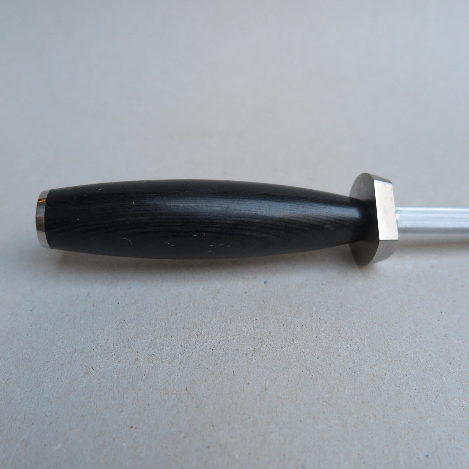 Shun 9 Classic Knife Honing Steel / Classic Ribbed Surface Honing Rod ...