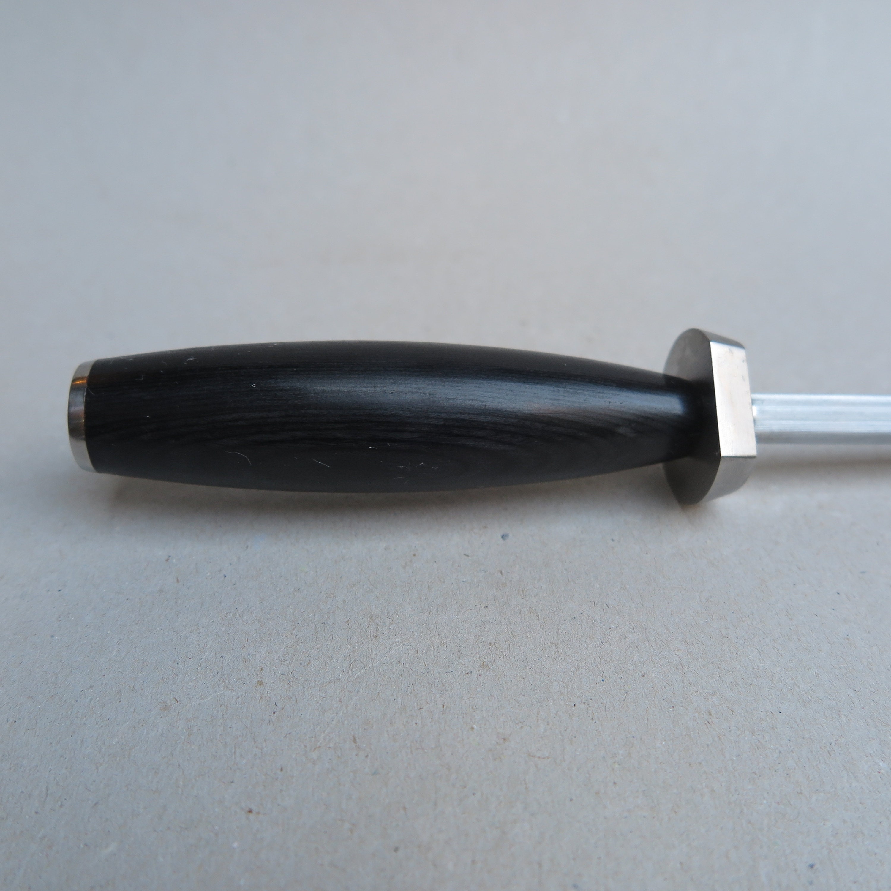 Shun 9 Classic Knife Honing Steel / Classic Ribbed Surface Honing Rod ...