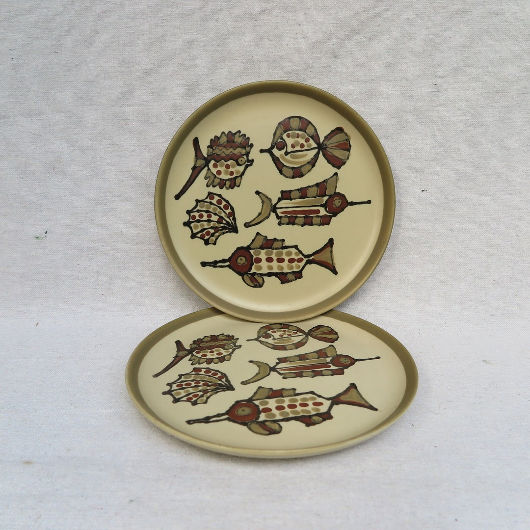 Fun Vintage Hand Painted Ceramic Fish Plates / Set of 2 / Retro Designs ...