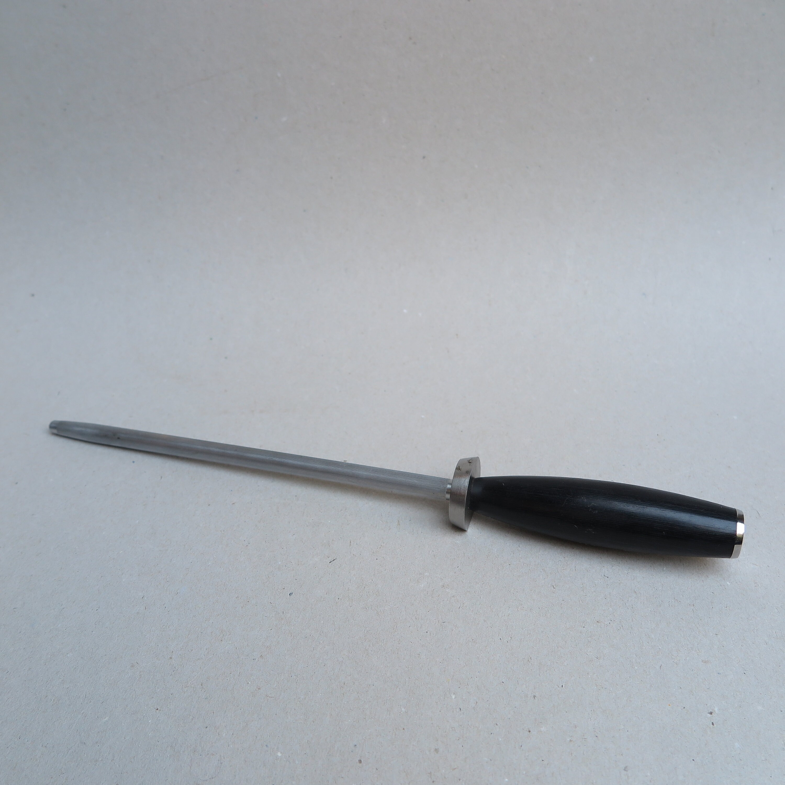 Shun 9 Classic Knife Honing Steel / Classic Ribbed Surface Honing Rod ...