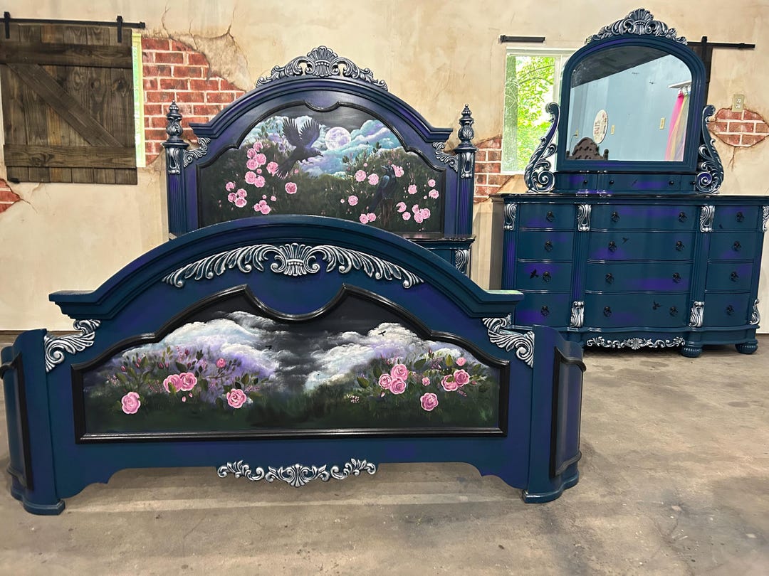 Hand Painted Raven King Bedroom Set - Etsy