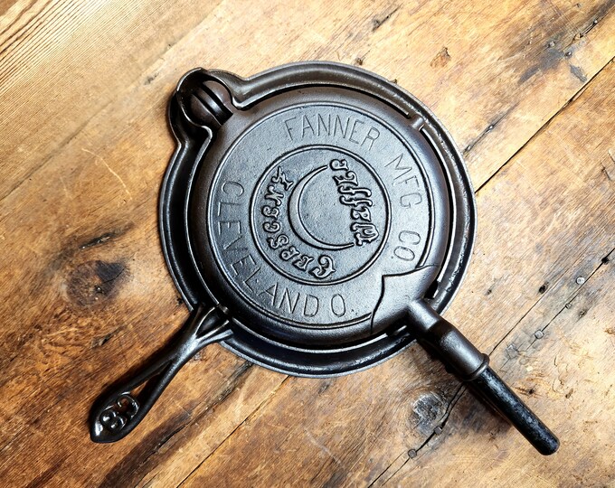 VERY Cool! Early 1900's Fanner Mfg Co, No. 8 Crescent Waffle Maker With ...